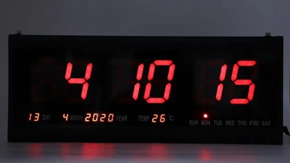 Reloj de pared industrial para control y precisión